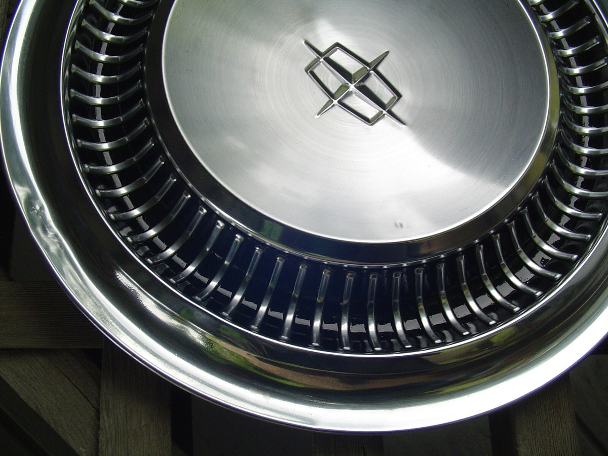 1965 Lincoln Continental Hubcaps