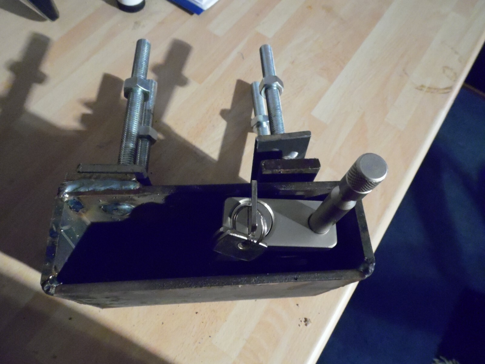 Shipping Container Lock Box - Shrouds, locks, lockboxes, Bolt on type E ...