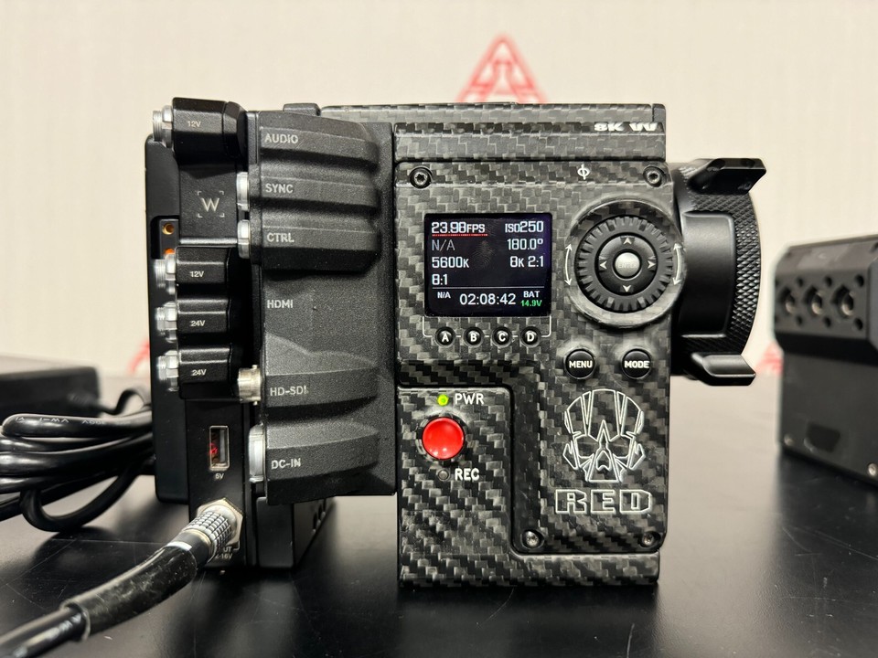 RED DSMC2 8K VV w/ MONSTRO Sensor, (x2) 480gb Mini Mags + Case and ...
