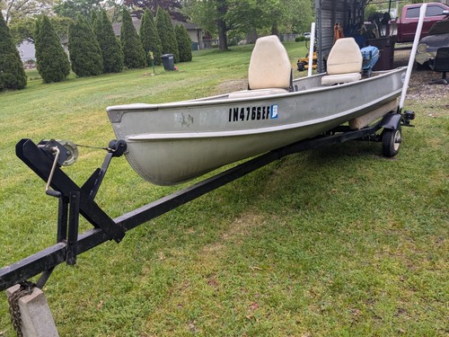 Alumacraft 14' Fishing Boat with Evinrude 6 HP Outboard Motor and ...