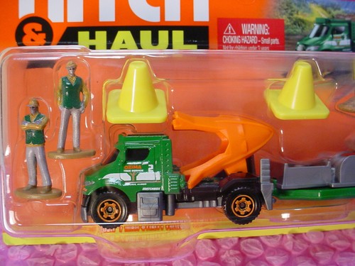 2023 Matchbox Hitch&Haul MBX TREE SERVICE 2🌲Tree Lugger/Utility Flatbed ...