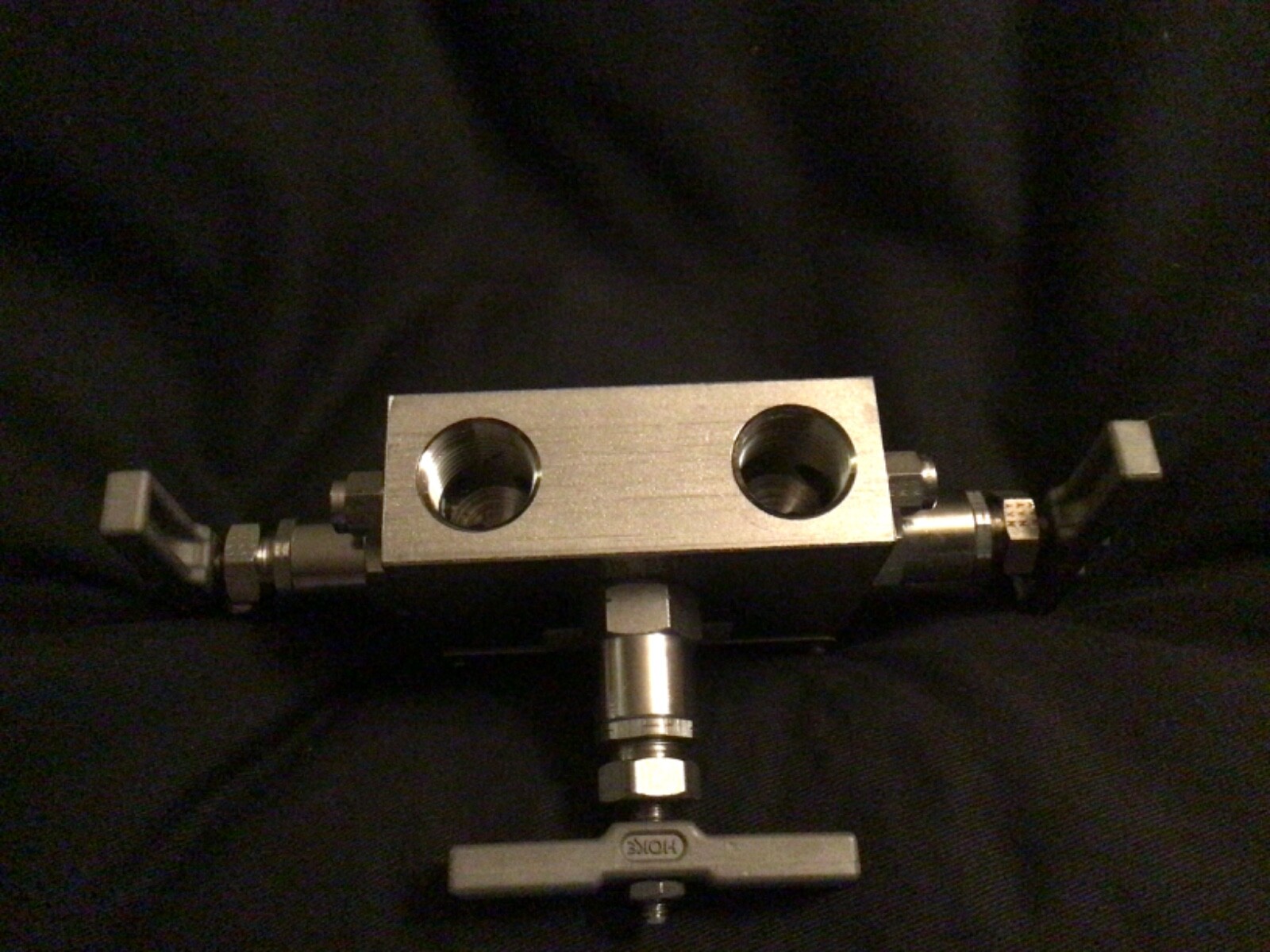 Hoke 8118F8Y Stainless Steel 316 Trifold Manifold 6000 PSI for sale ...