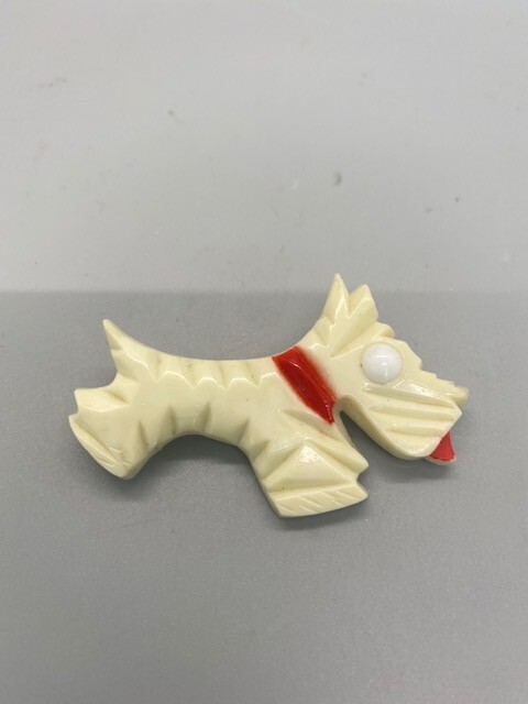 Carved Bakelite White Wheaton Scottie Scotty Terrier Dog Brooch Vintage ...