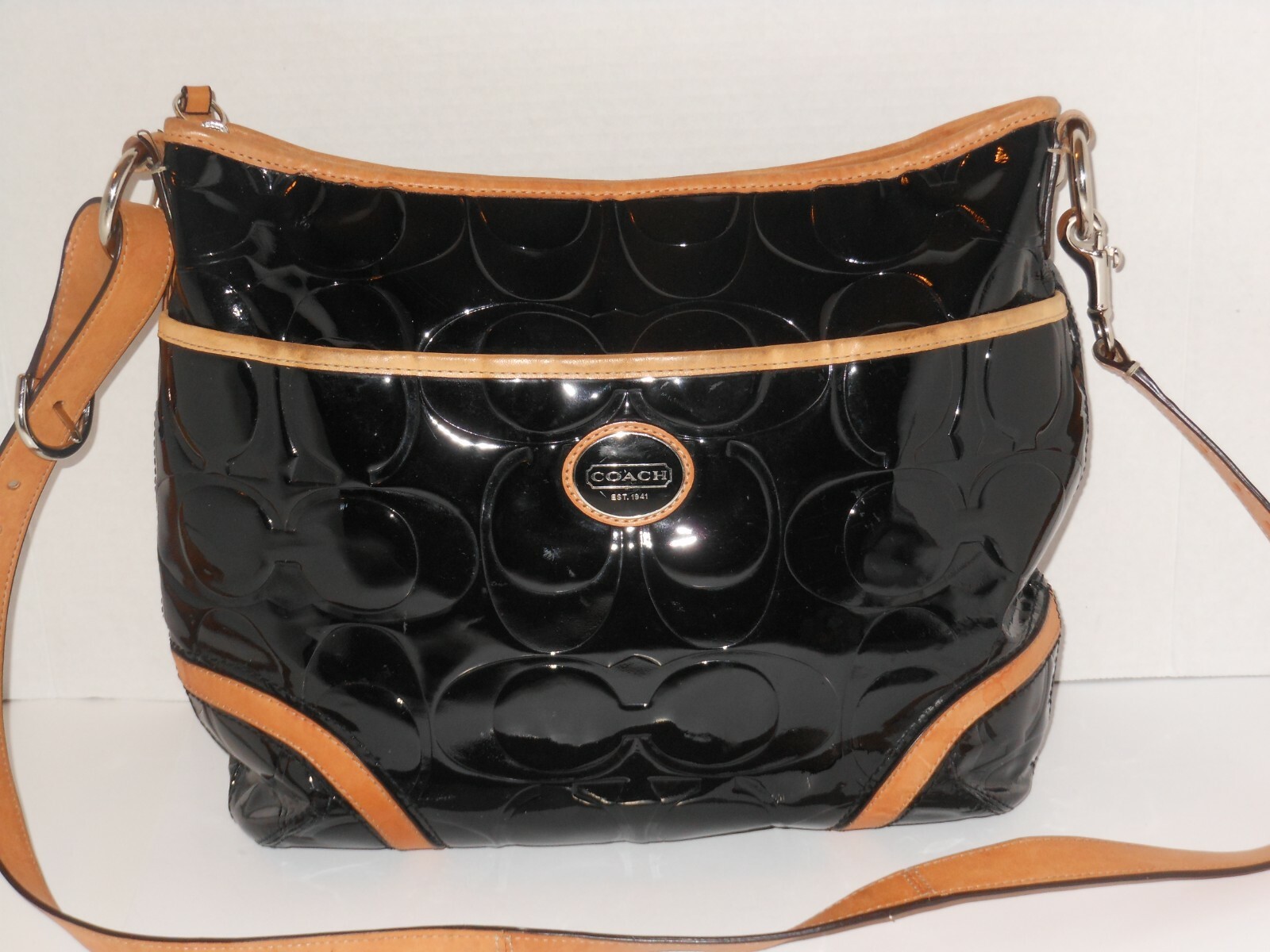 COACH PEYTON EMBOSSED SIGNATURE PATENT LEATHER SHOULD… - Gem