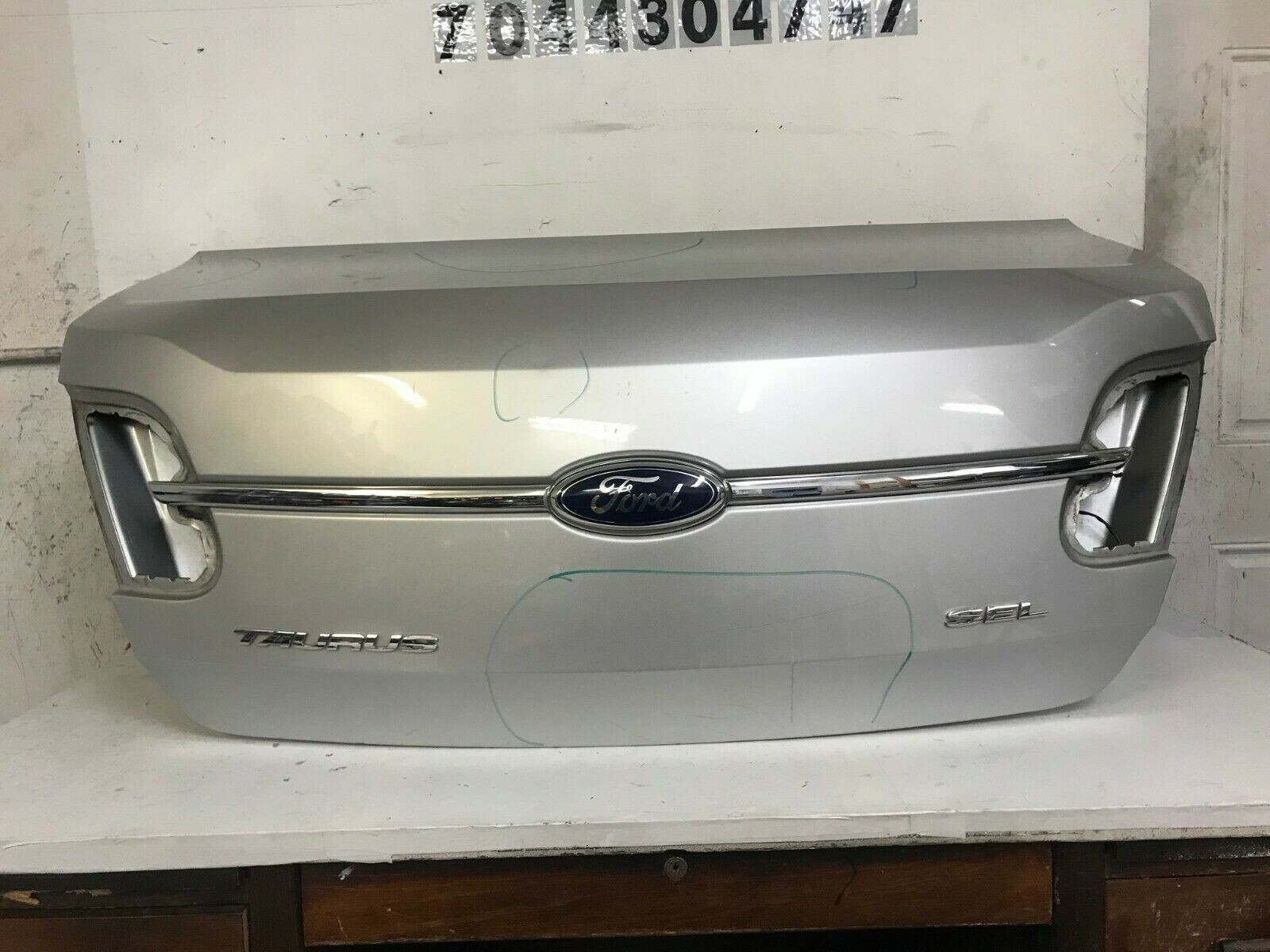 2010-2012 FORD TAURUS TRUNK LID OEM 10-12 | eBay