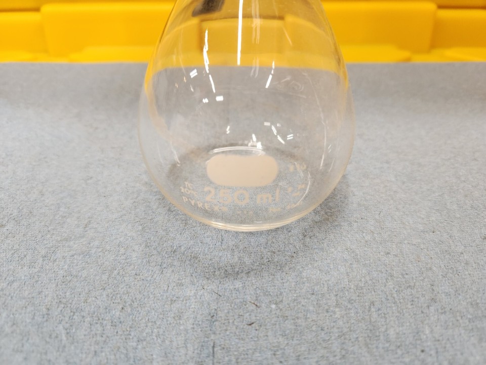 Pyrex 5641 500mL Lab Glassware Volumetric Flask | eBay