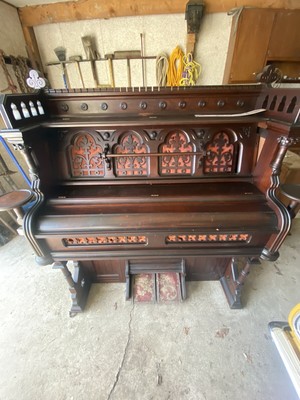 Keyboard - Vintage Pump Organ