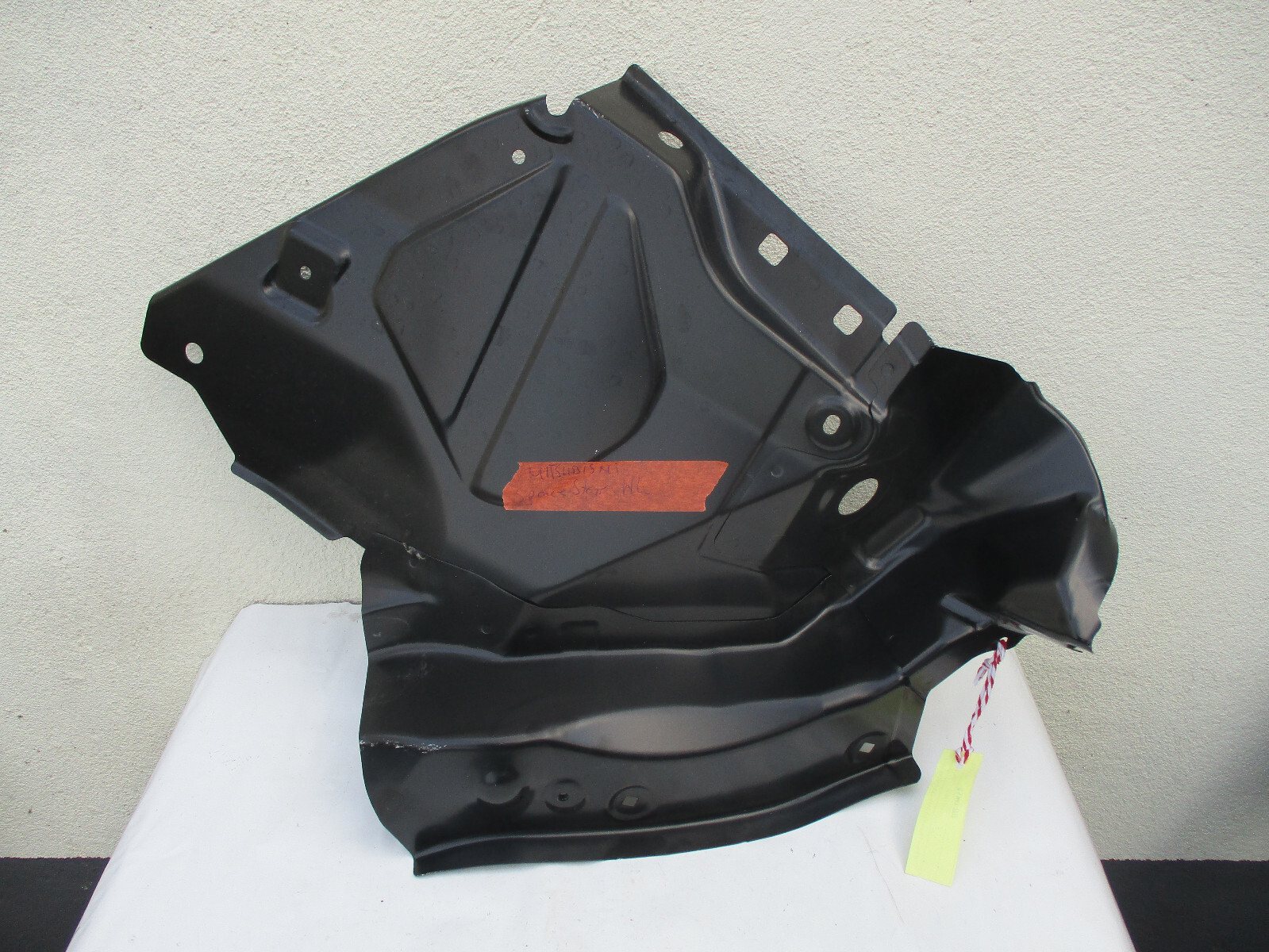 Mitsubishi Space Star Lampenblech Karosserie hinten links 5301F243 ...