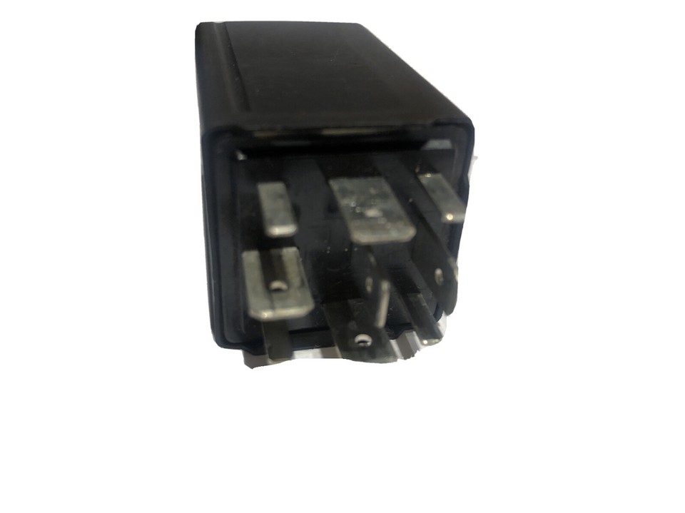 1996 2000 CARAVAN TOWN & COUNTRY VOYAGER TURN SIGNAL RELAY 4686094 OEM ...