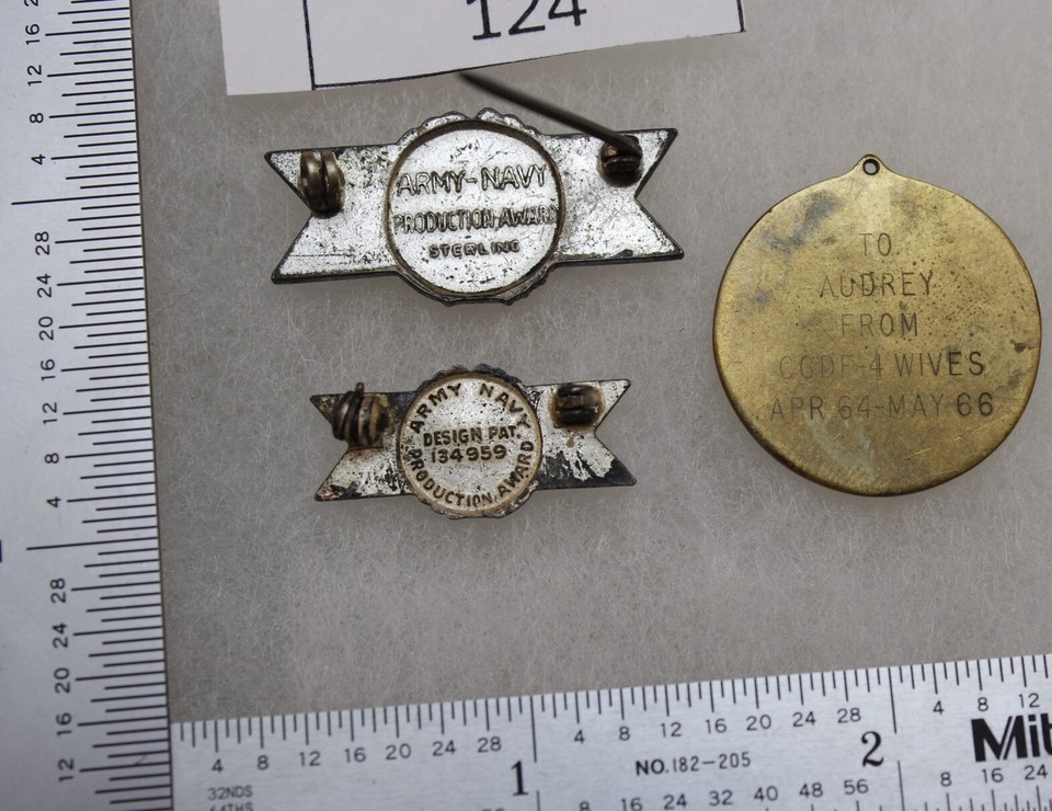 (LOT 124) WWII Sterling Production Army USN Navy Insignia Badge ...