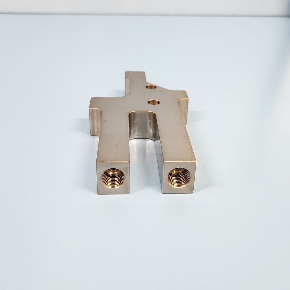 346-0103 AMAT APPLIED 0021-36719 BULKHEAD, WATER, LOWER CHAMBER ...