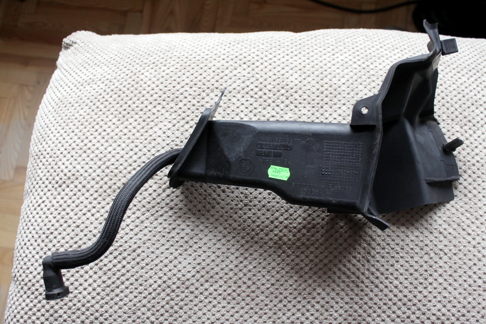 Genuine BMW E92 E92 M3 RIGHT Water Drain Outlet Tubing Line Guide ...