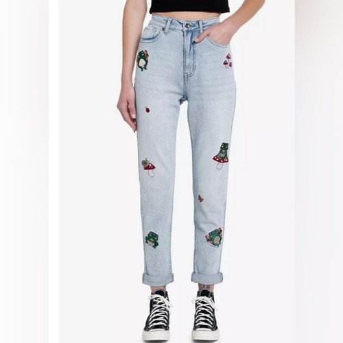 Hot Topic Denim Frogs & Mushrooms Embroidered Mom Jeans Size 3 light ...