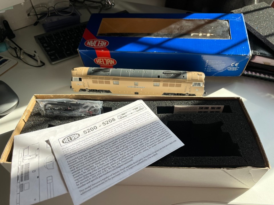 Heljan OO Class 52 Diesel Loco D1000 Western Enterprise Desert Sand ...