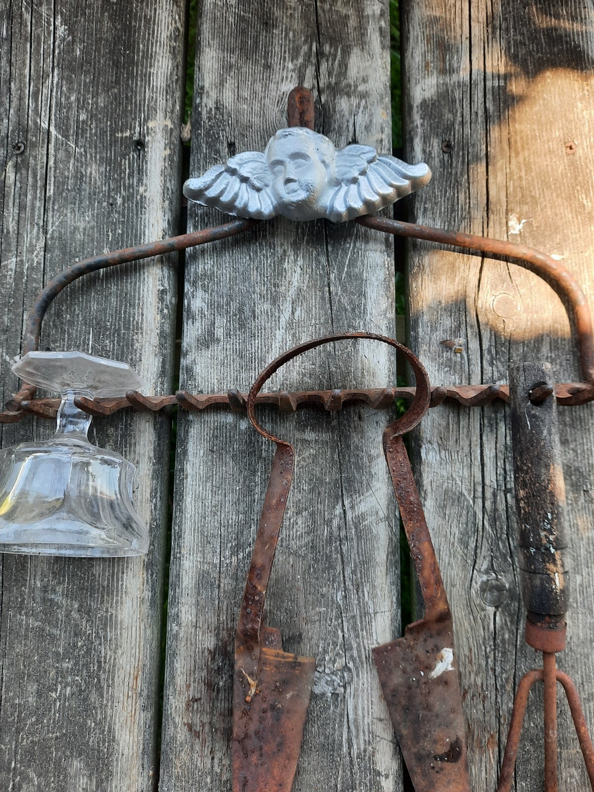 VINTAGE METAL RAKE ANGEL CHERUB GARDEN DECOR JEWELRY, RACK WINE GLASS ...