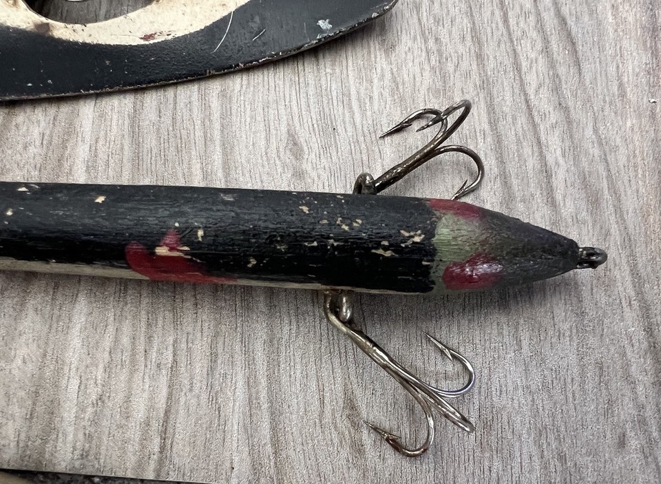 Lot of 23 Vintage Wooden Fishing Lures & Spoons Les Davis Cut Plug ...