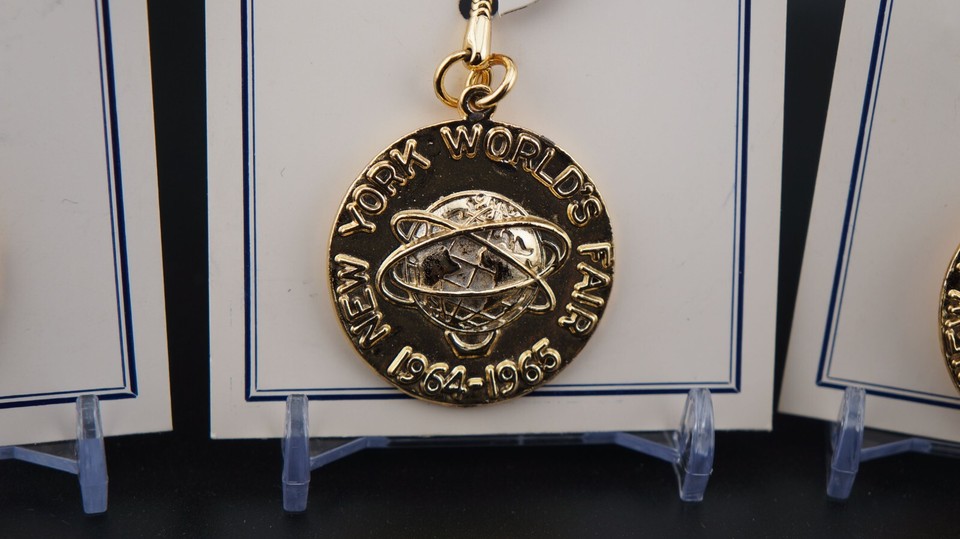 Vintage 1964 1965 New York Worlds Fair Unisphere Keychain Metal x 4 Old ...