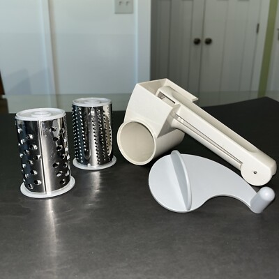 Pampered Chef Rotary Cheese Grater With 2 Grater Wheels (Fine & Coarse ...