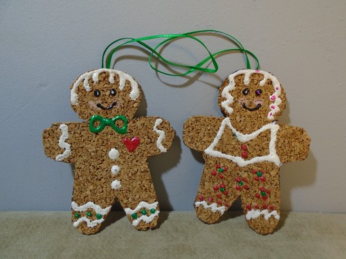 SET OF 2 HANDMADE CORK BOARD GINGERBREAD MEN 4” ORNAMENTS UNBRANDED ...