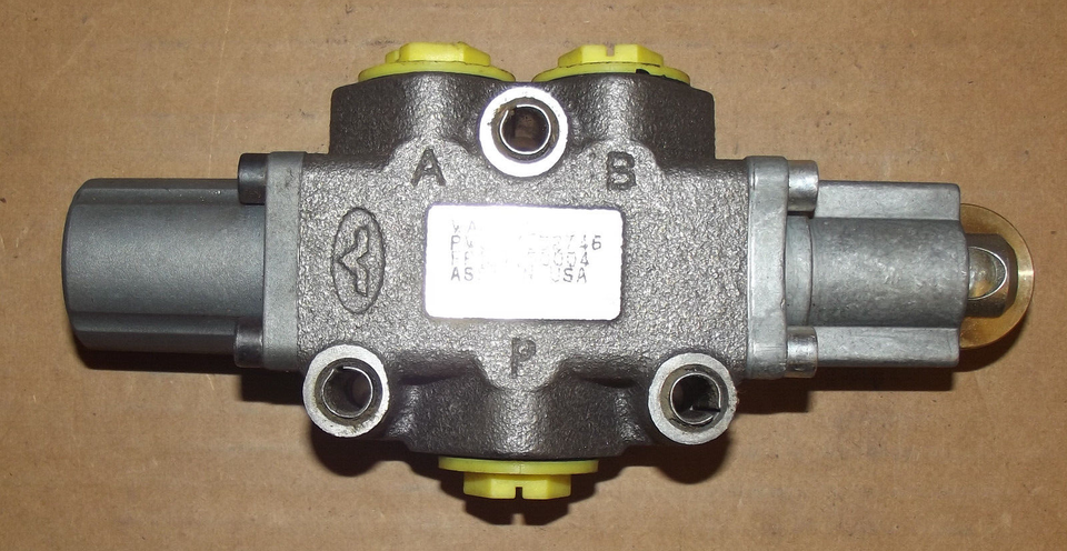 Walvoil FP124050004 Manual Spool Diverter Valve 1/2 ISO Ports Roller ...