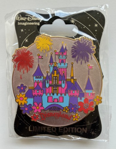 WDI Disney Retro Series Disneyland Sleeping Beauty Castle Fireworks LE ...