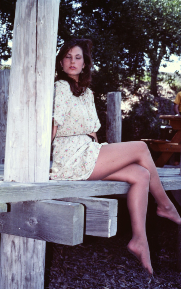 LQQK 8 vintage 1983 slides DELIGHTFUL LEGGY GLAMOUR BEAUTY MODEL YUETTE ...