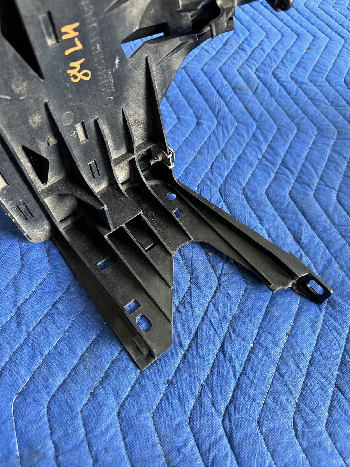 2011 BMW 550i F10 5 SERIE LEFT DRIVER OUTER RADIATOR SUPPORT BRACKET ...