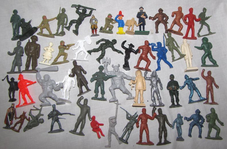 100 Mostly plastic vintage toy figures and soldiers 1/32 scale T2 | eBay