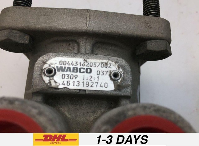 4613192740 0044316205 Wabco Valve Brake Valve Trucks Lorries Spare ...