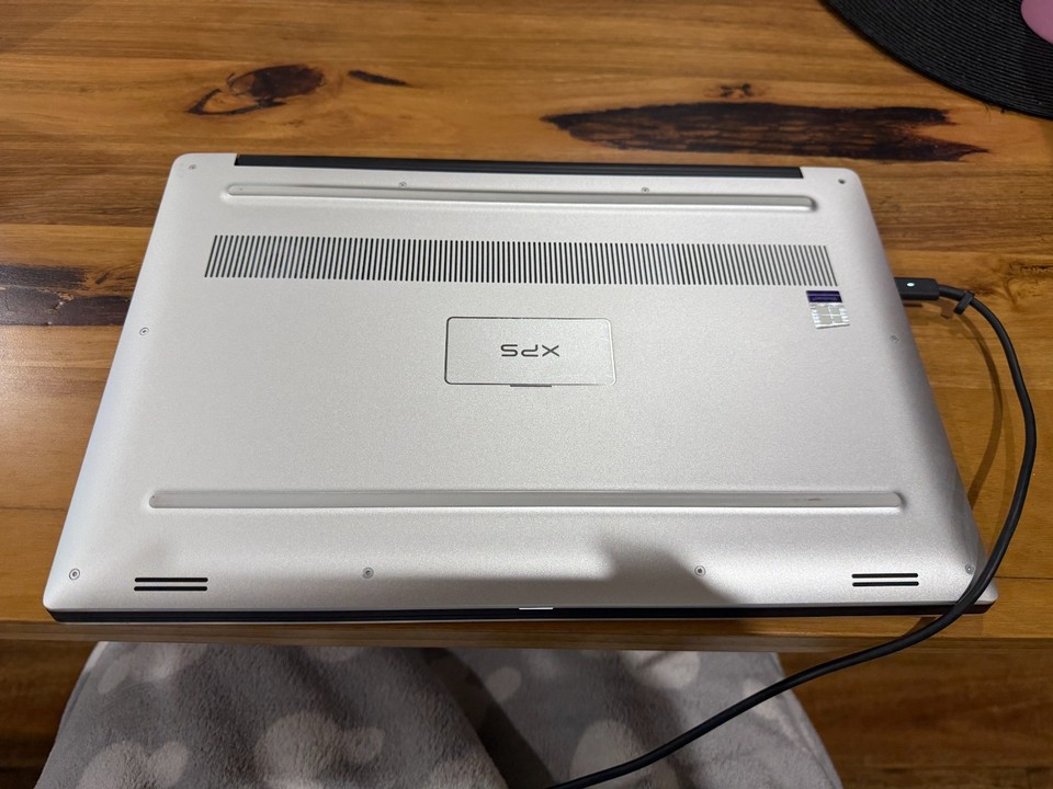 Dell XPS 15 7590 Intel i7-9750H 2.6GHz 16GB 256GB NVMe Win 11 Pro ...