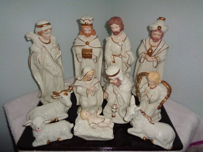 HOME 13pc White Porcelain Nativity Set Wooden Creche Gold Trim | eBay