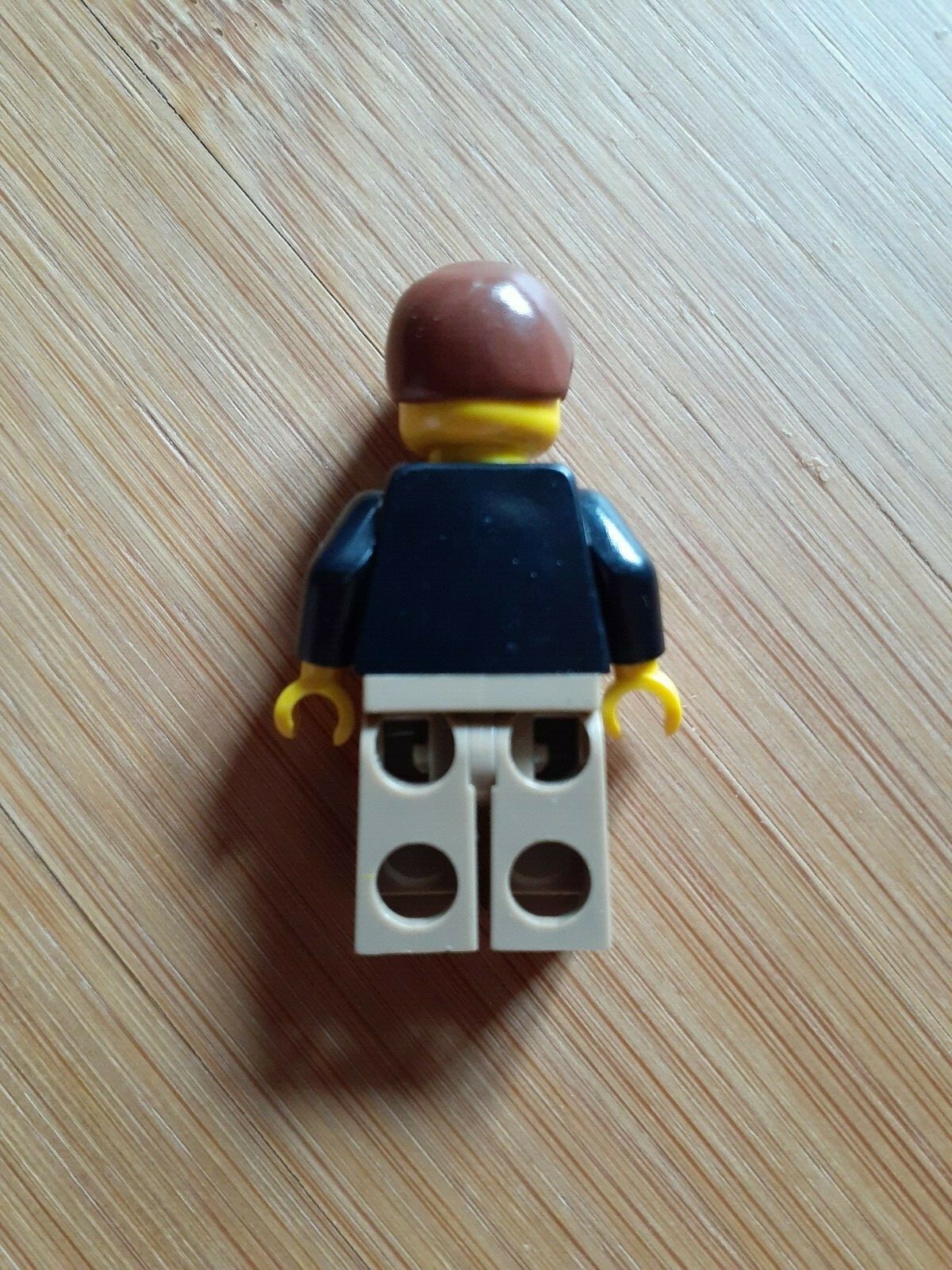 Lego Minifig - tls087 Lego Employee, Male with Apron - Extremely Rare ...