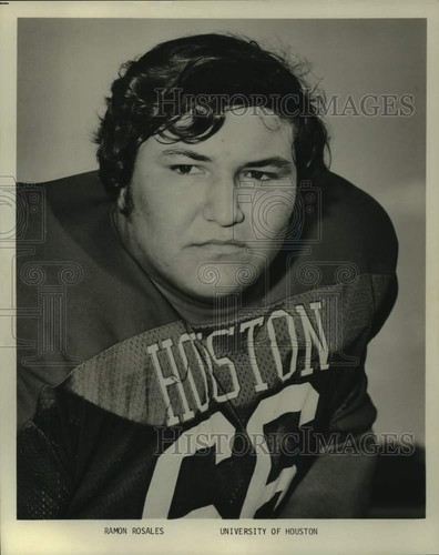 1975 Press Photo University of Houston football player Ramon Rosales ...