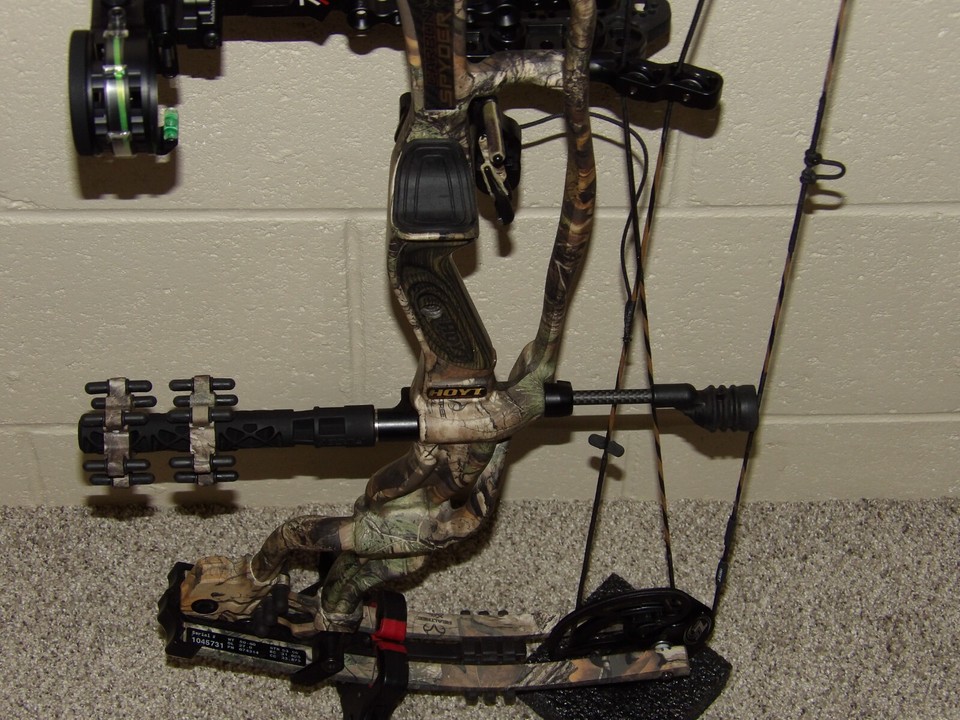 Loaded Right Handed Hoyt Carbon Spyder 30 Bow Package- 26 to 28" and 50 ...