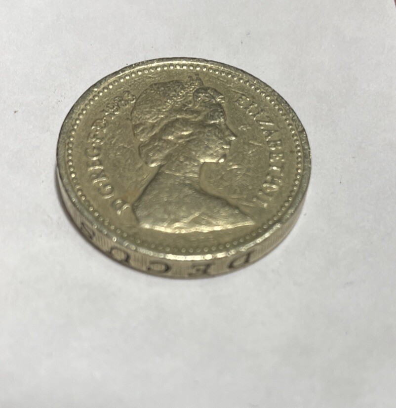 1983 Queen Elizabeth II One Pound coin - ERROR on Side Coin | eBay