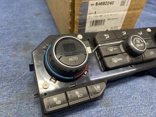 GM Heater/AC Control Unit SILVERADO 1500 2500 3500 HD 20-23 84692240 AK ...