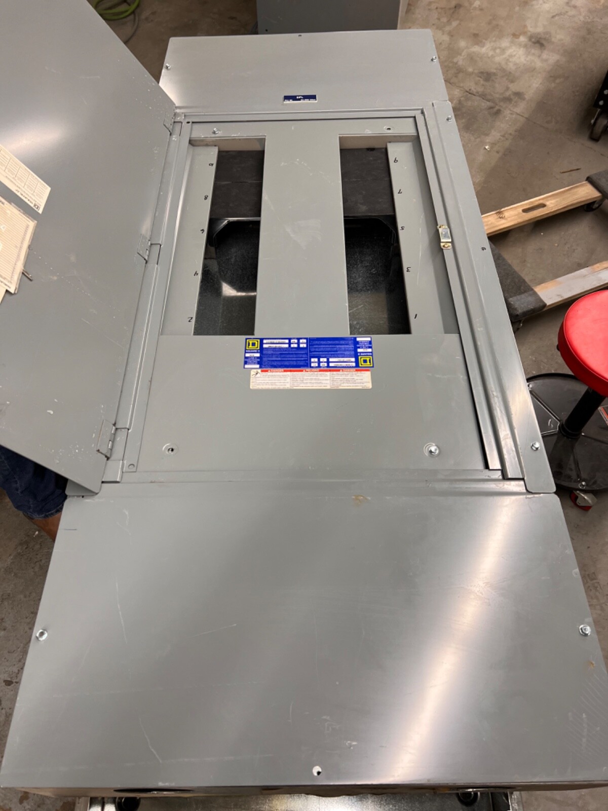 SQUARE D I-LINE PANEL 400A MLO 480/277v 120/208v 3PH 4W 300A 240v ...