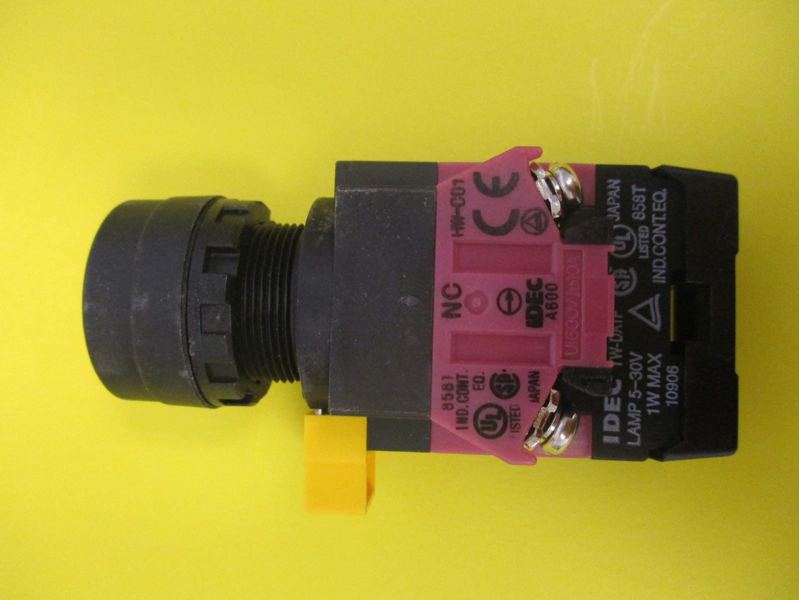 IDEC HW1L-M1F01Q-R-24 RED LED PUSHBUTTON, TW-DA1F, LAMP 5-30V, 1W MAX ...