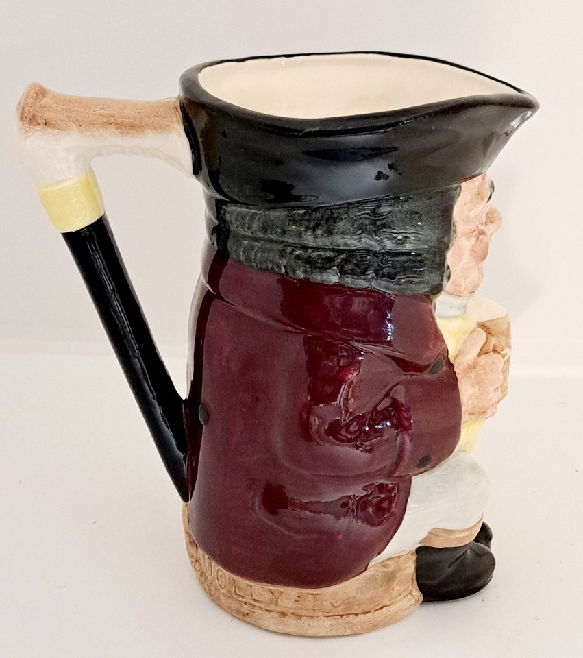 Royal Doulton JOLLY TOBY D6109 Tobies Toby Jug holding a Mug of Ale ...