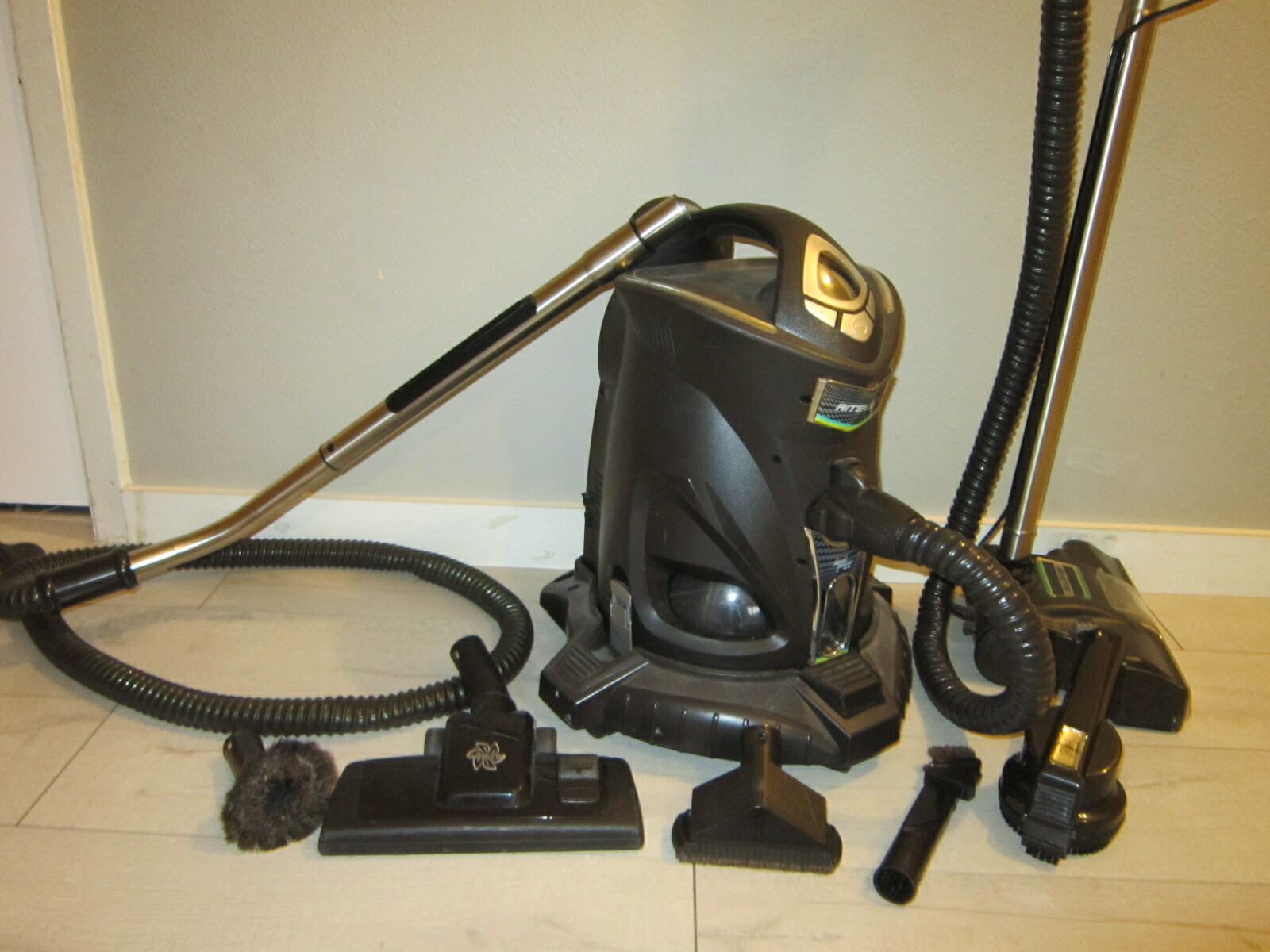 Ritello R1 Vacuum / Water Filtration Vacuum Cleaner | eBay