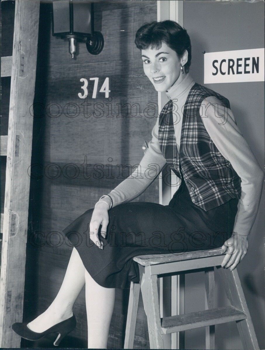 1956 Press Photo Pretty Actress Joanne Gilbert Sitting on Ladder 1950s ...