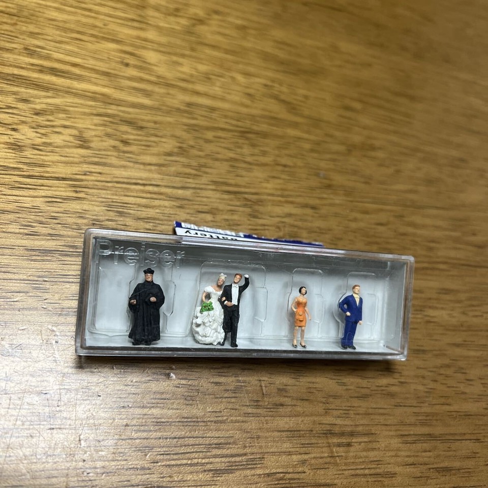 Preiser 14057 Wedding Protestant Painted Finished HO (1/87) Scene ...