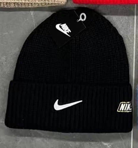 Nike logo Swoosh Beanie Hat Winter Cap Snow Warm One Size Christmas ...
