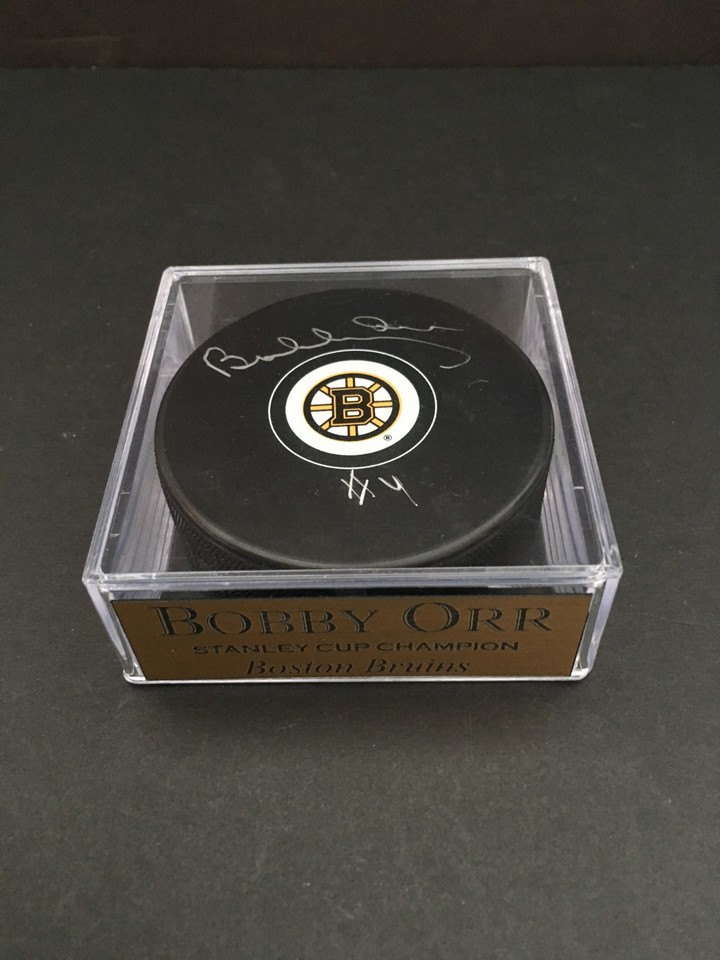 BOBBY ORR AUTOGRAPHED BOSTON BRUINS PUCK GNRA C.O.A. | eBay