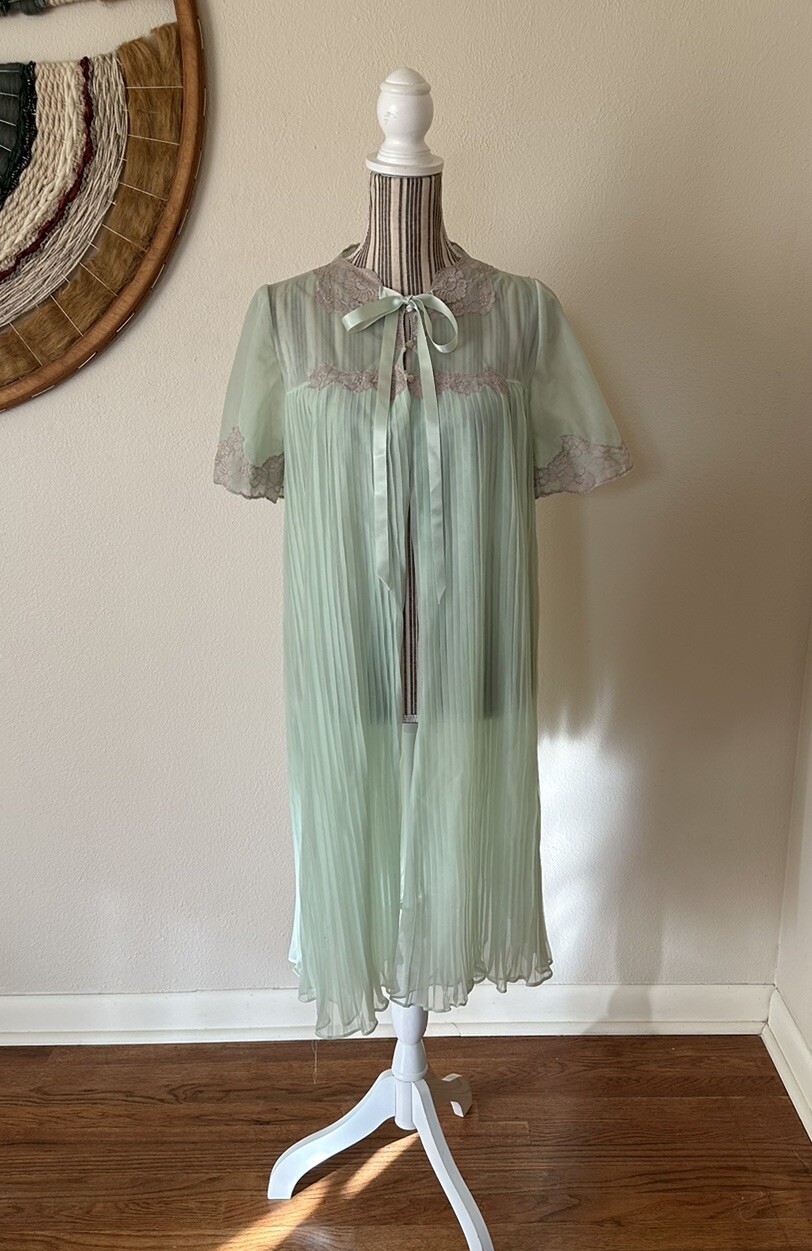 Vintage 60s Evette Robe Pinup Lingerie Chiffon Size S… - Gem