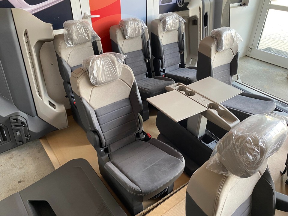VW T7 MULTIVAN Sitze Sitzausstattung Tisch Innenausstattung Komplett ...