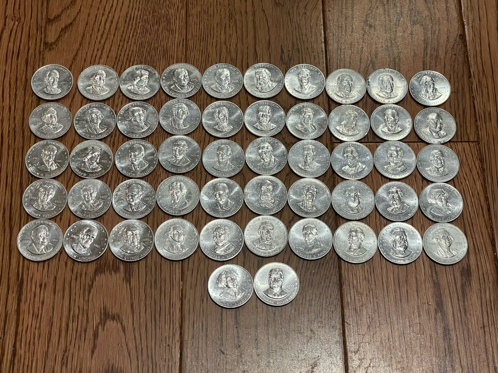 Random Lot of 52 SHELL'S MR PRESIDENT COIN GAME 1968 Tokens - Free ...