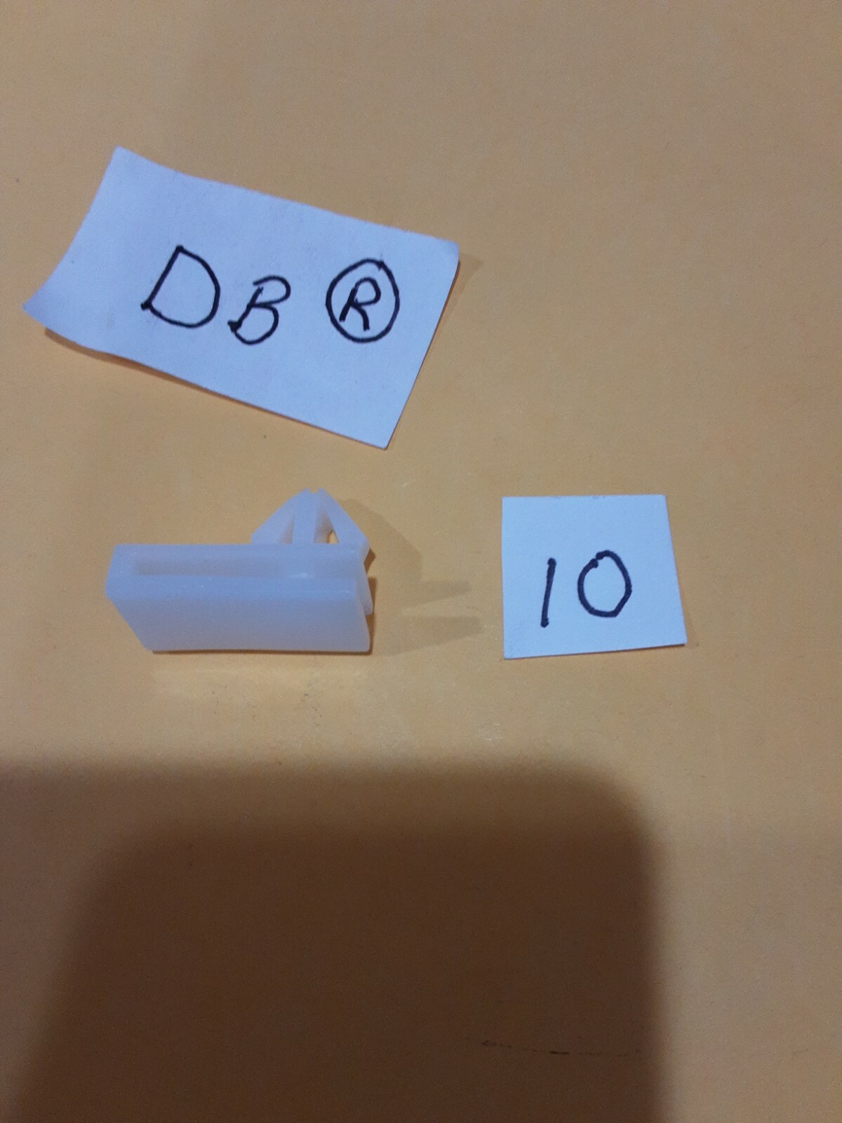 Tailgate Cover Clips For GM 11611626 Escalade, Avalanche, Silverado ...