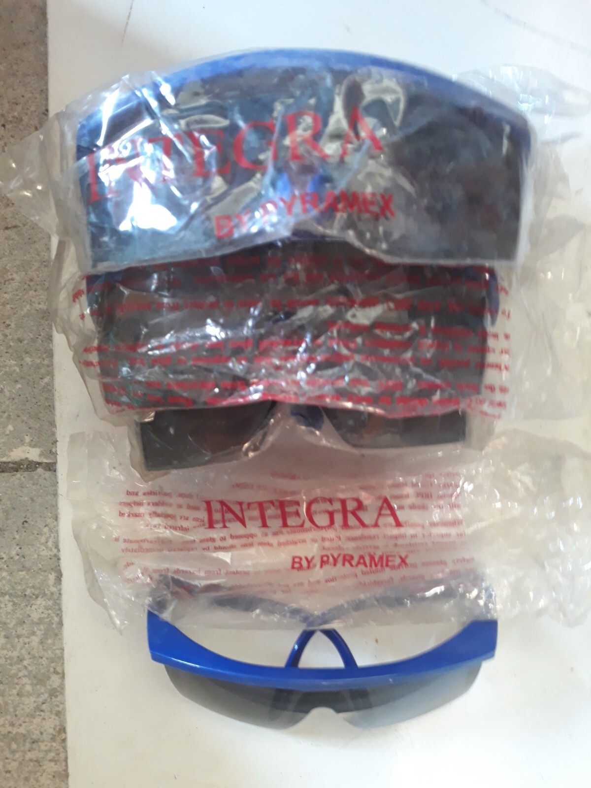 Pyramex SB420S lot of 7 ea Integra Safety Glasses - Black Frame - Gray ...