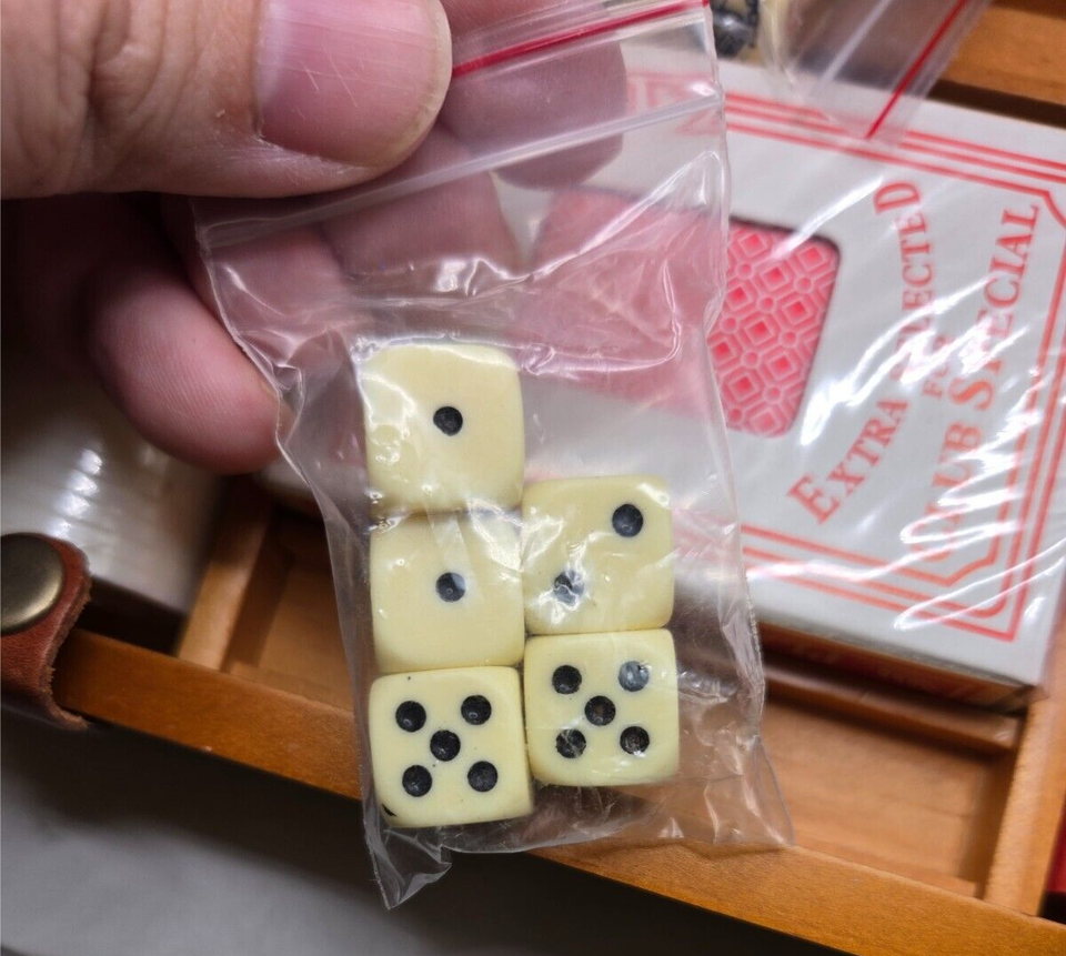 VINTAGE WOOD DICE & POKER CHIP BOX w/Cards Chips and Dice | eBay